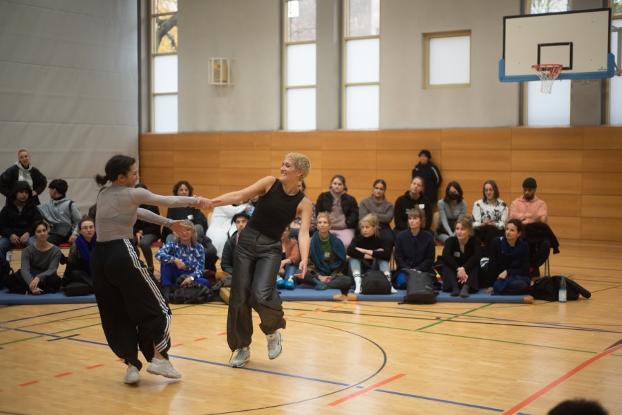 dieses Freiheitsgefühl ausleben." — Offensive Tanz